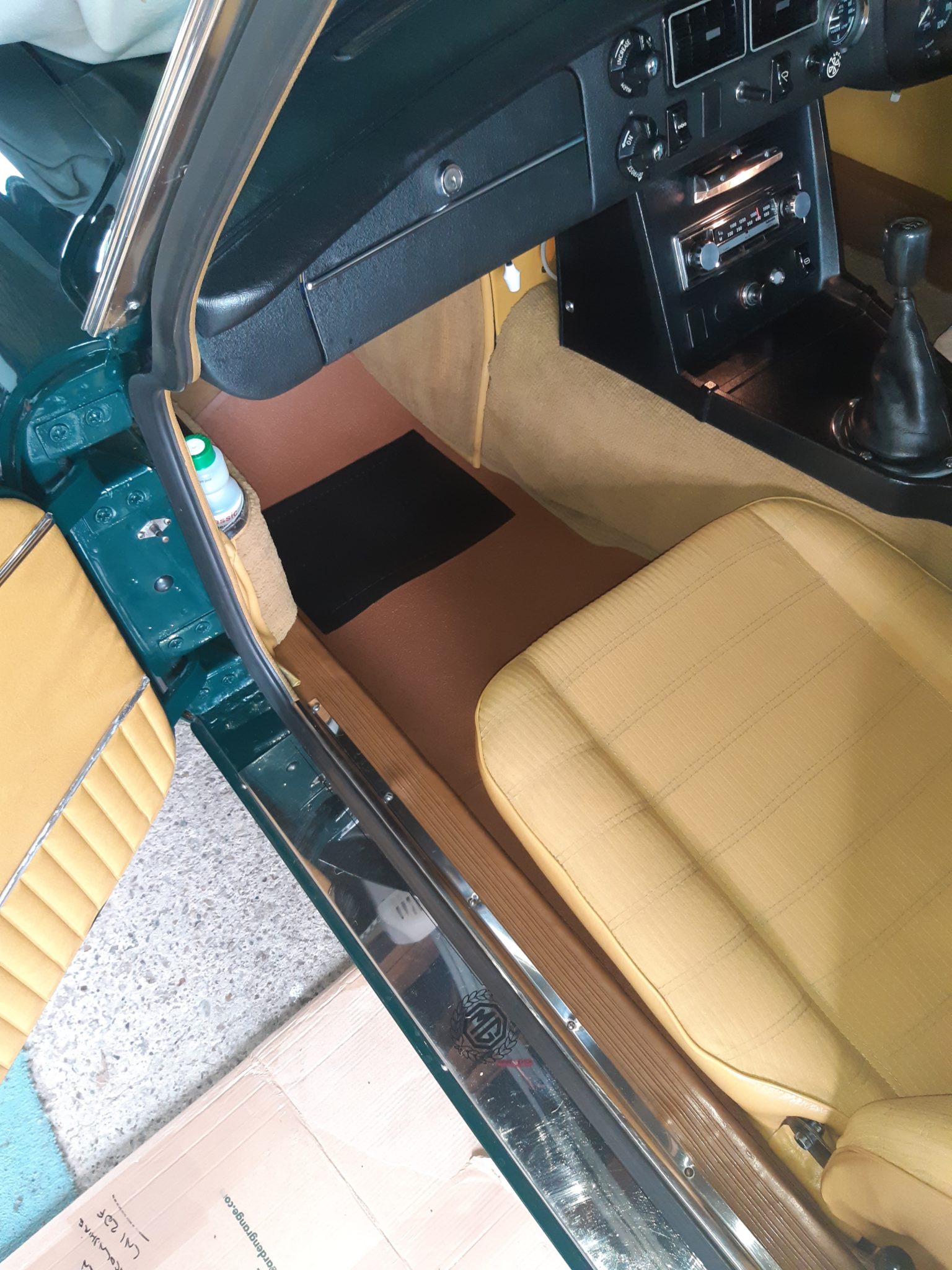 Using Bespoke to Colour Match Vintage Car Interiors. - Plasti Dip